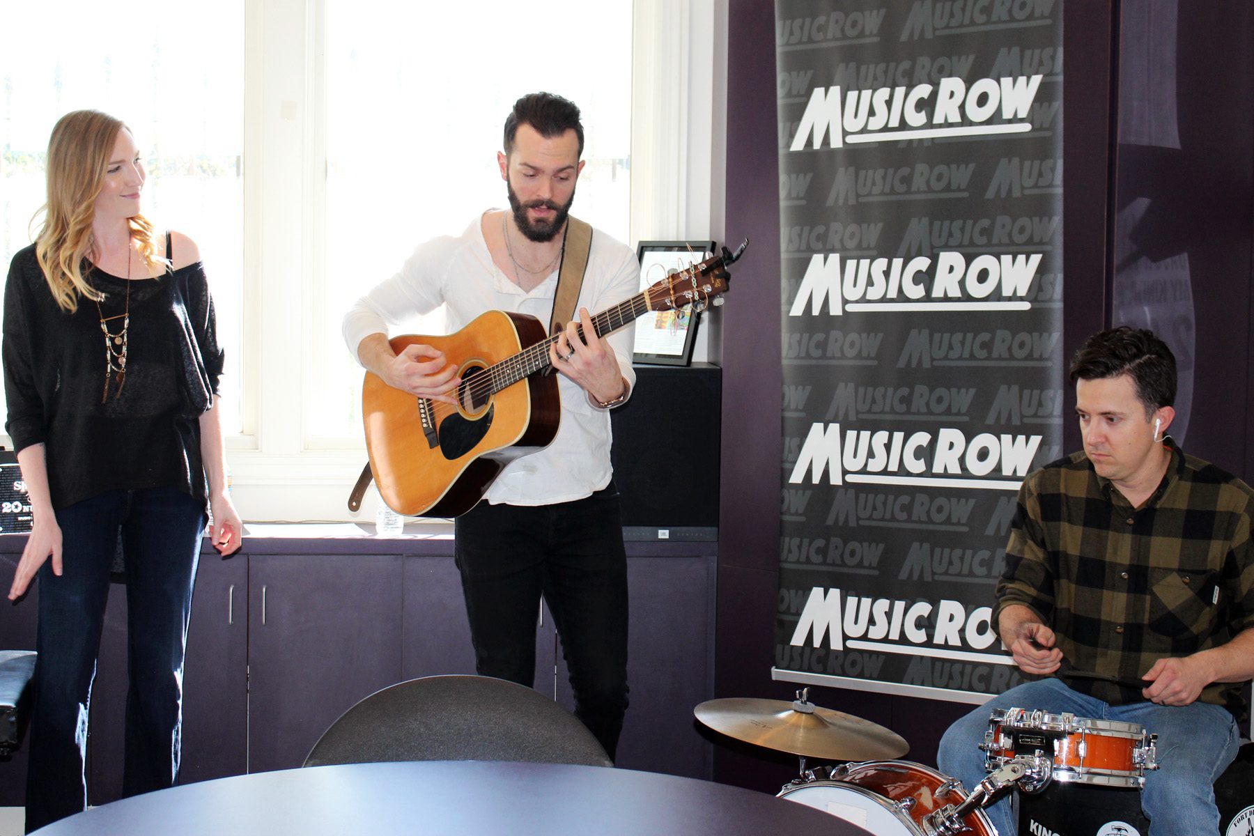 MusicRowPics: Ryan Kinder Previews Soulful Style On "Close" - MusicRow.com