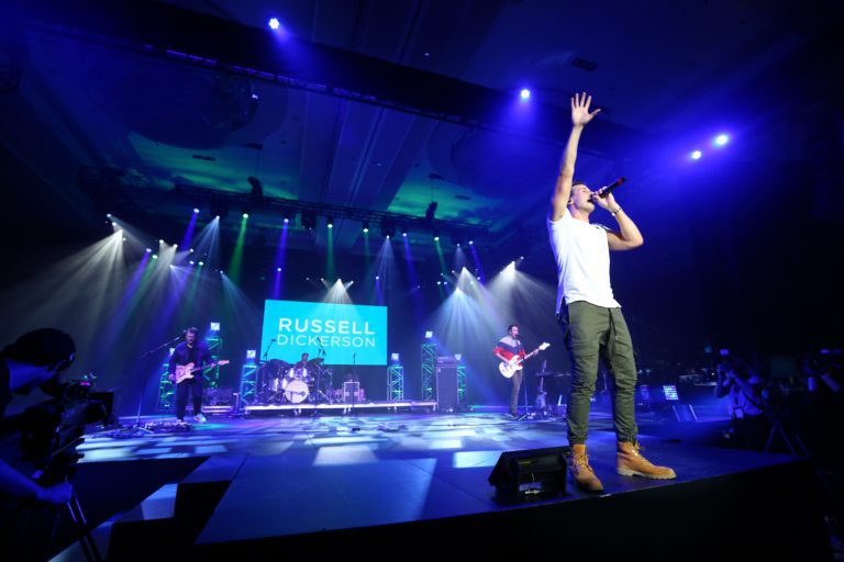 Bobby Karl Works The Room: CRS' New Faces Show Was A Star-Making Moment ...
