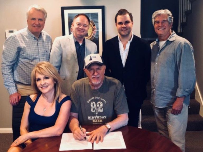 Industry Ink: Tyler Childers And Robert Earl Keen, Justin Moore, Craig ...