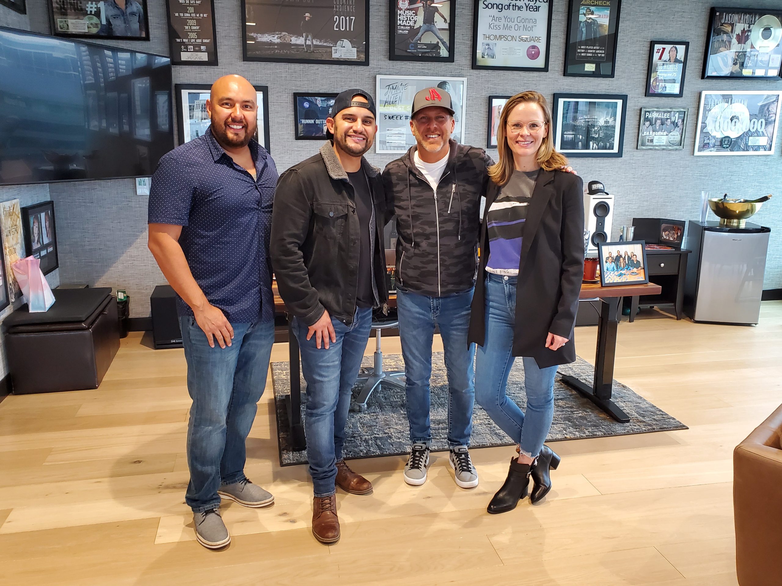 Frank Ray Inks Recording Deal With BBR Music Group - MusicRow.com