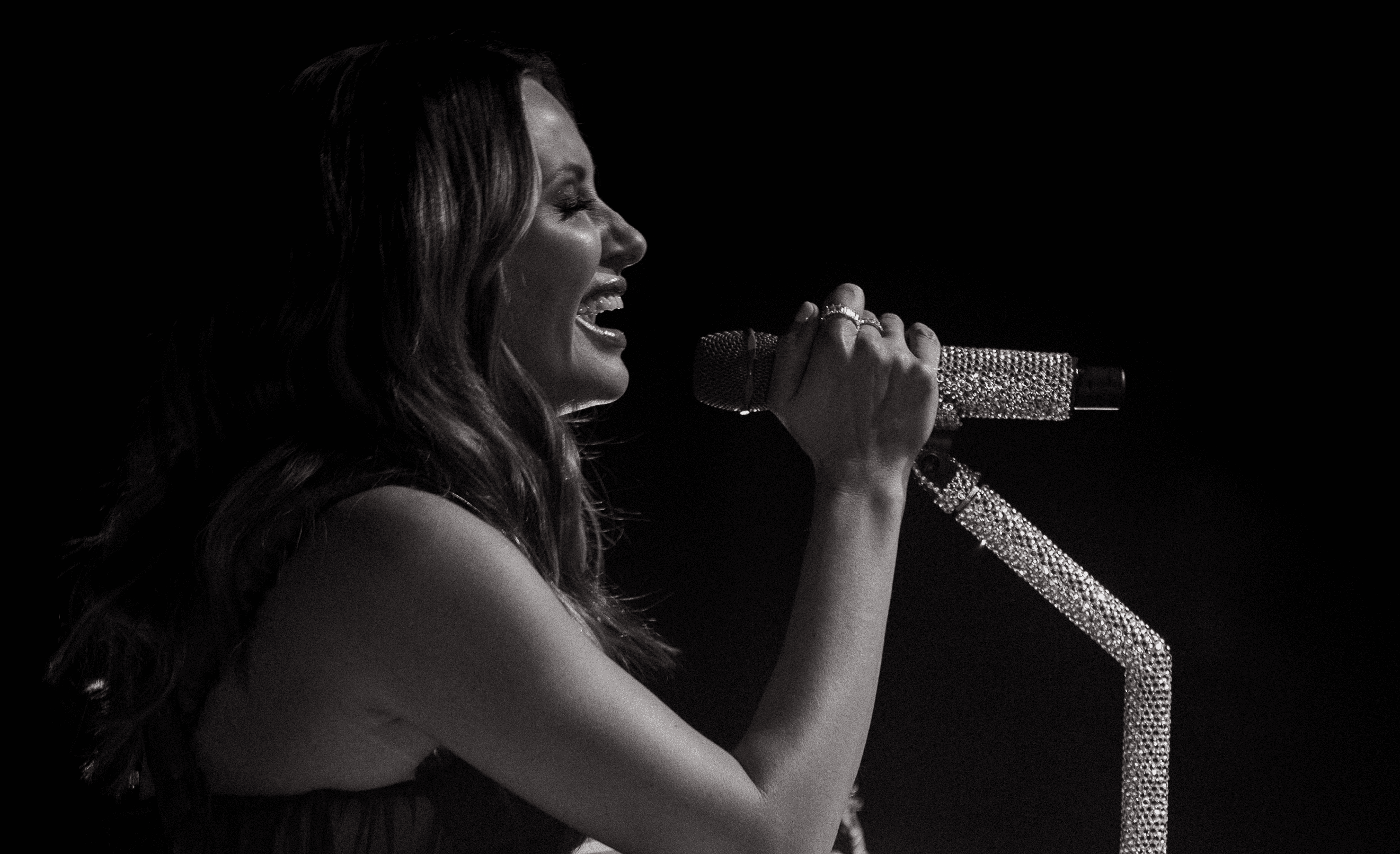 Carly Pearce Brings Her Magic To Nashville's CMA Theater Stage ...