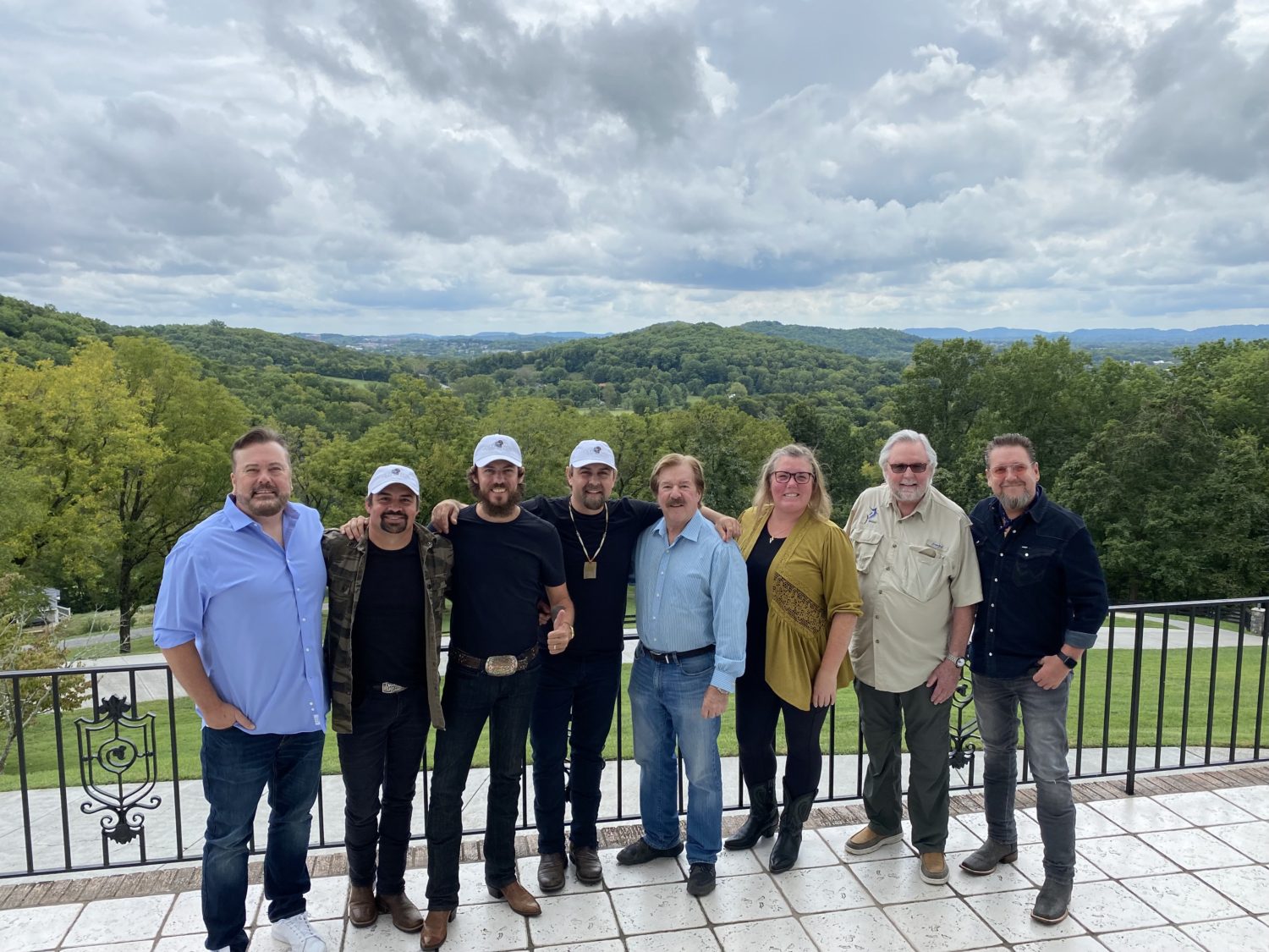 Anthem Entertainment, Chris Janson Sign The Davisson Brothers & Shane ...