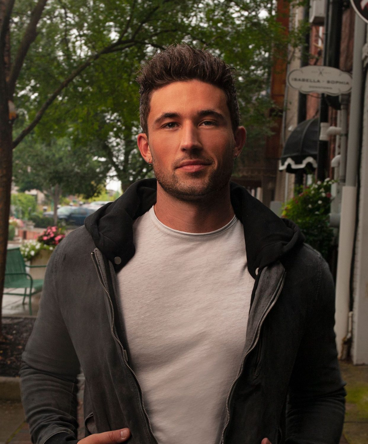 Michael Ray Lands Fourth Chart-Topper With 'Whiskey And Rain ...