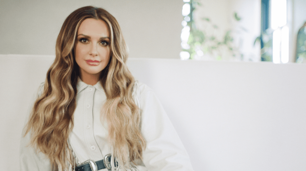 Carly Pearce Gives Fans A Peek Inside Her Closet With Special Pop-Up ...