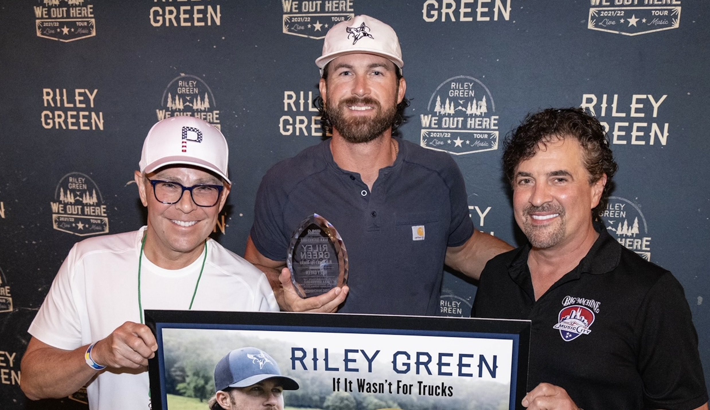 Riley Green Has Sparkling Fourth With Sold-Out Nashville Show, Gold ...
