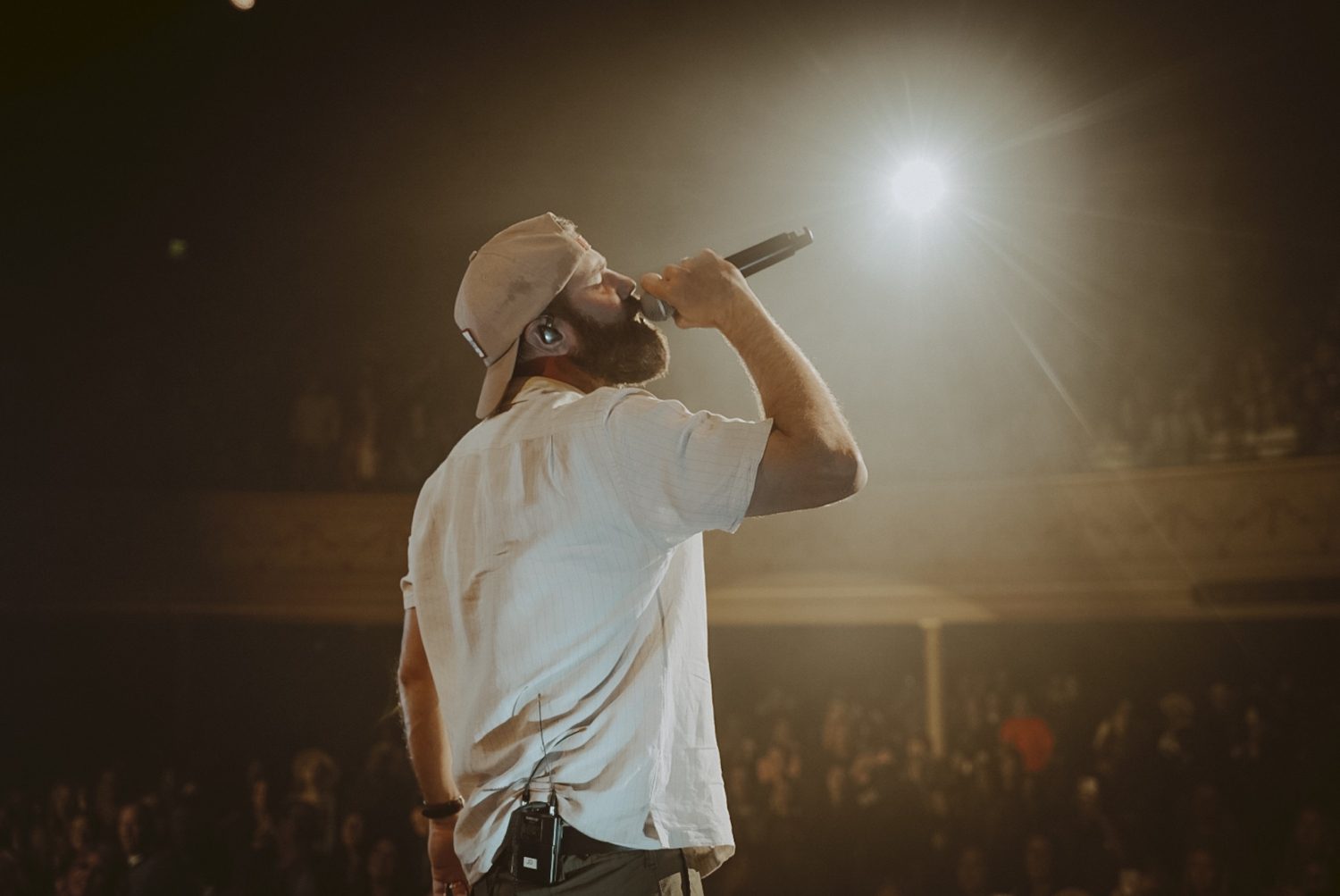 Jordan Davis Quietly Rises To Stardom, Shines On Ryman Stage - MusicRow.com