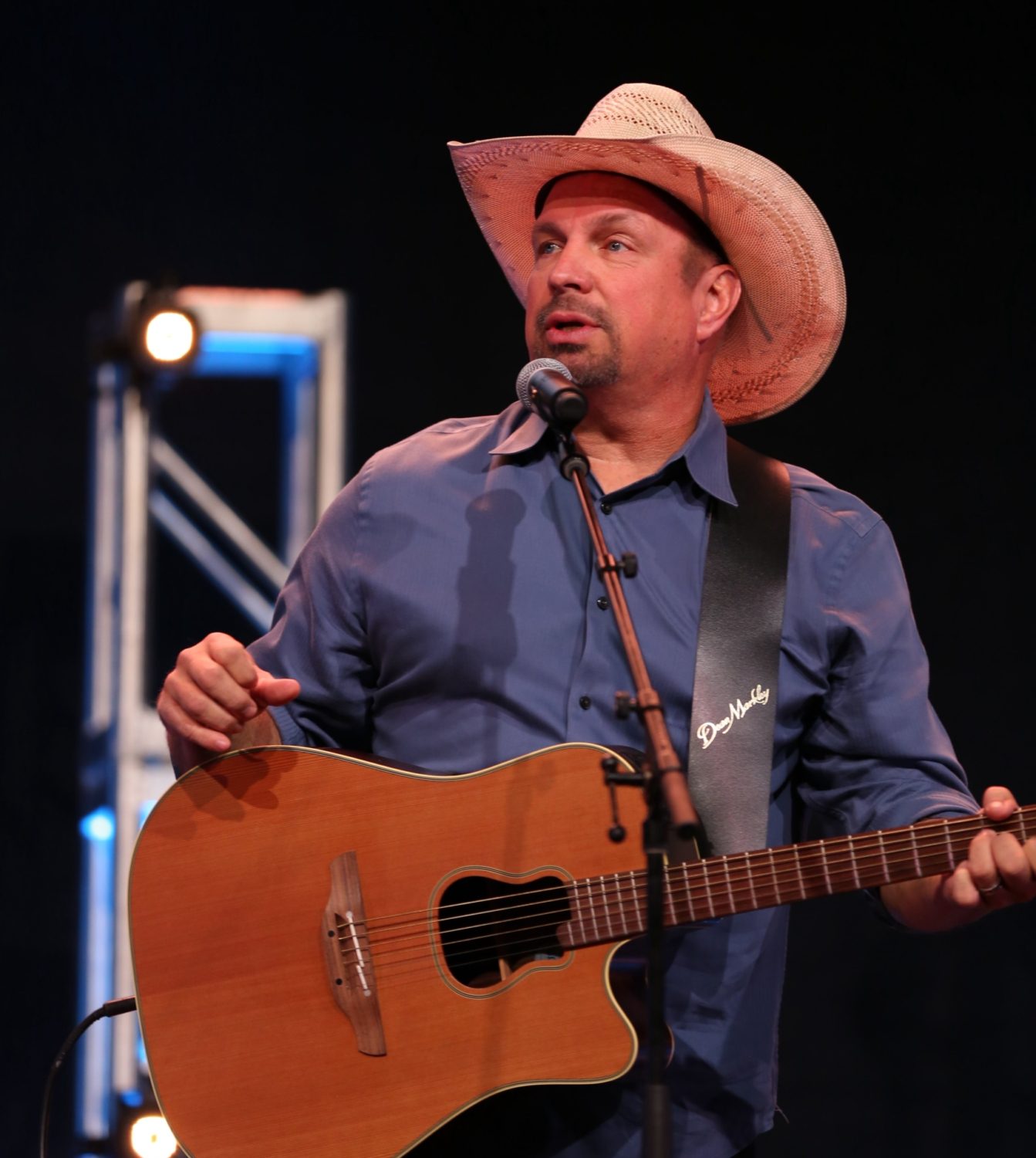 Nashville Songwriters Hall of Fame Ushers In Six New Members At 52nd ...