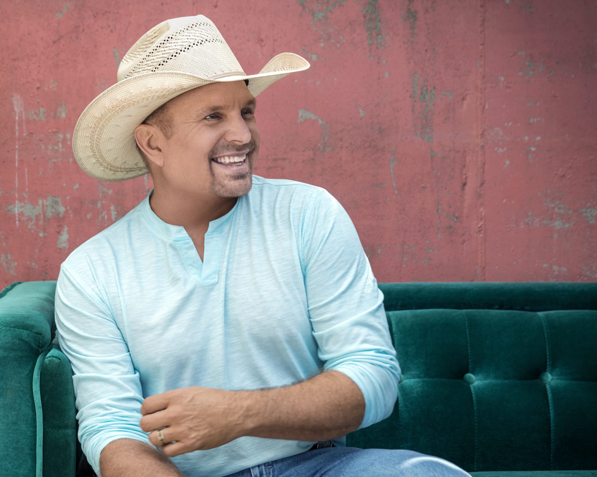 Garth Brooks Launches New Global Station, The BIG 615, On TuneIn ...