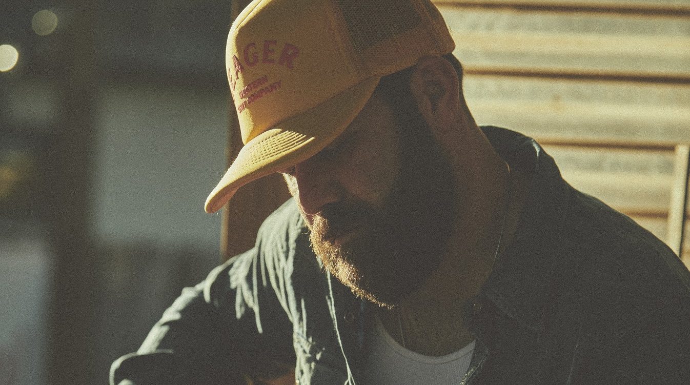 Jordan Davis Celebrates Fifth No. 1 With 'What My World Spins Around ...