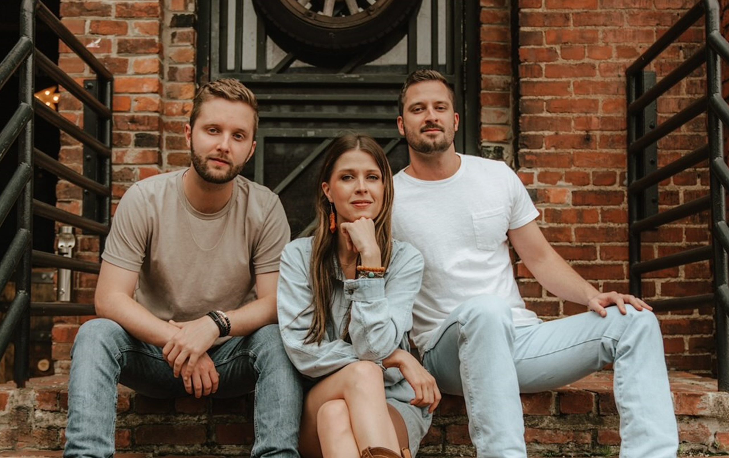Country Trio Voth Signs With Warner Chappell Music - MusicRow.com