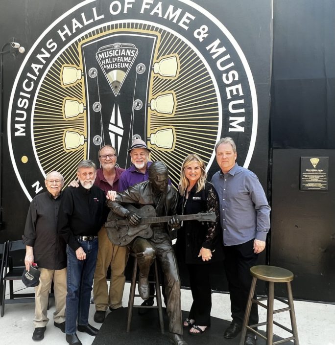Musicians Hall Of Fame Rehomes Downtown Nashville's Chet Atkins Statue ...