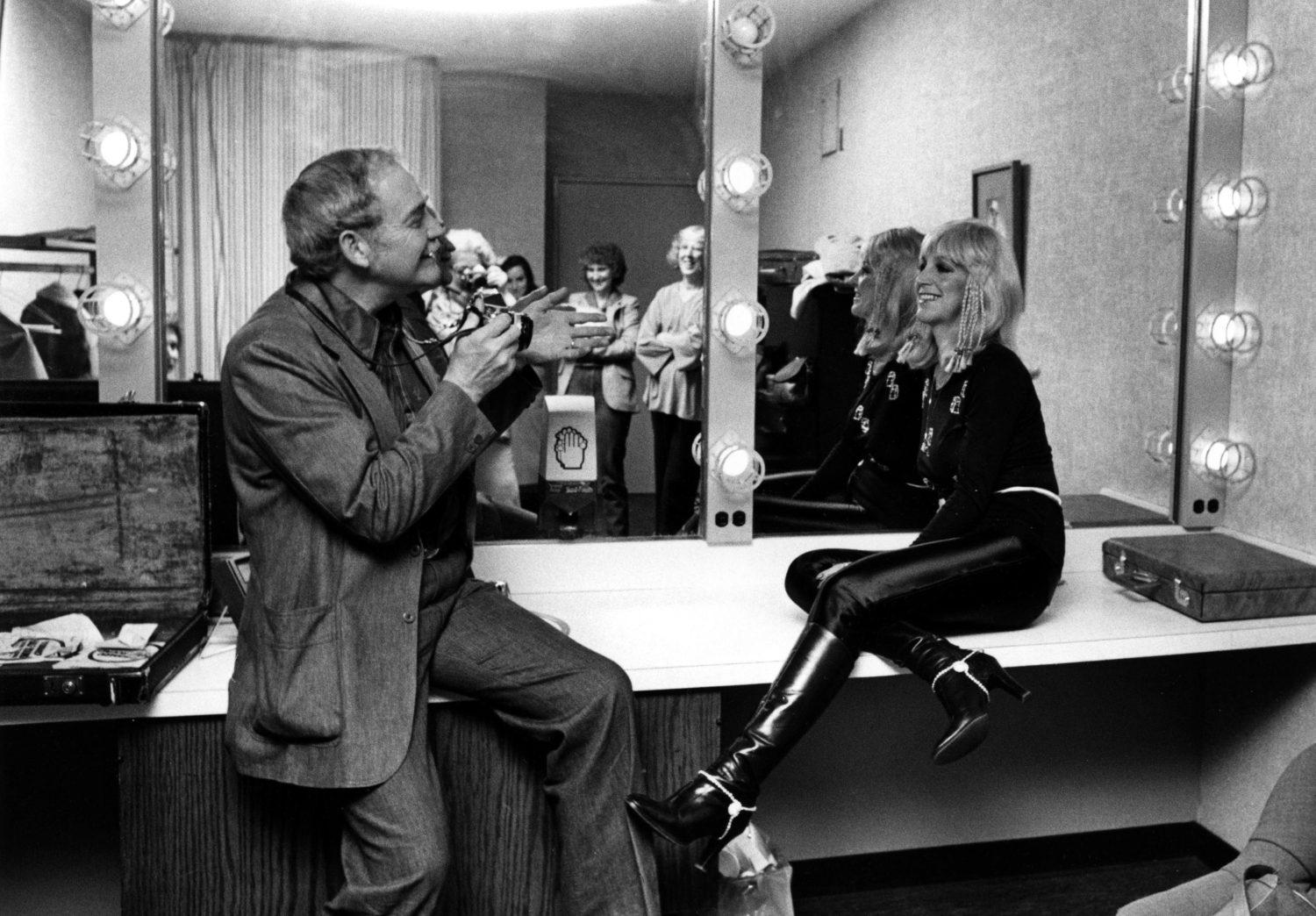 Opry Photographer Les Leverett Dies At Age 96 - MusicRow.com