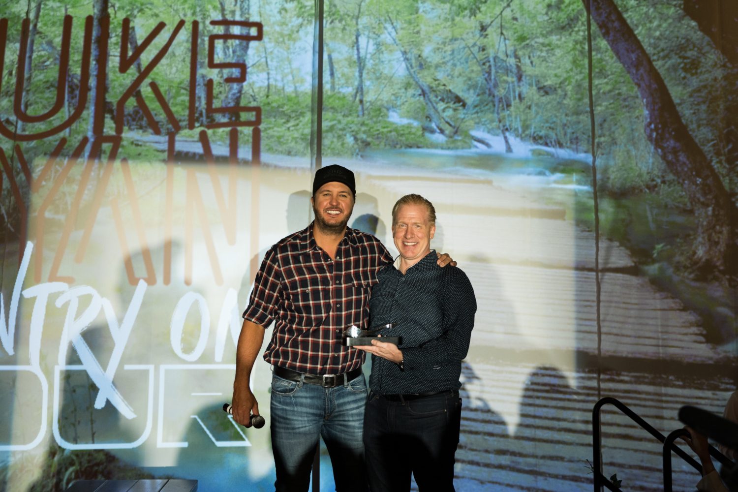 Luke Bryan Brightens Bridgestone While Battling Vocal Chord Congestion ...