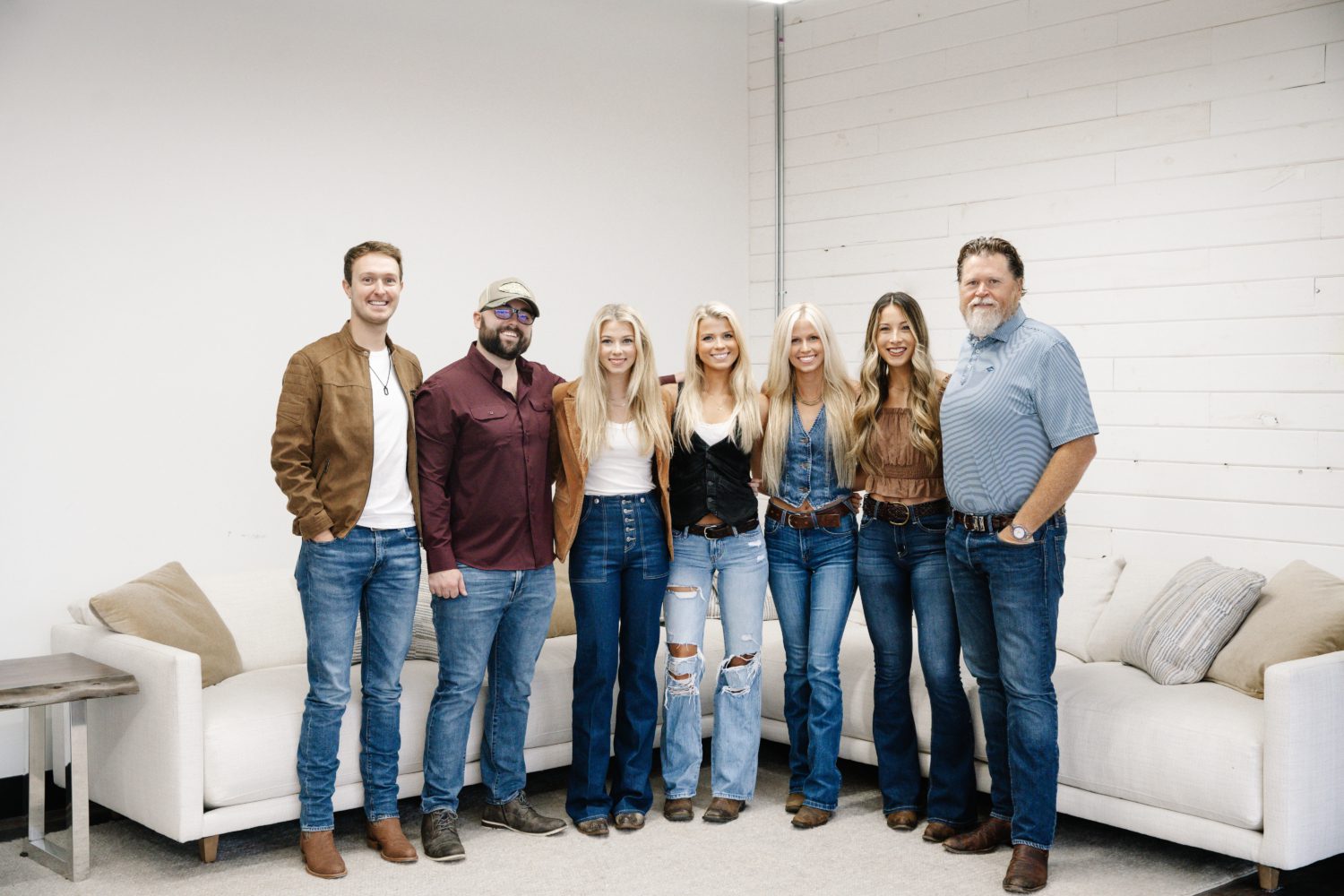 Make Wake Artists & WME Sign The Castellows - MusicRow.com