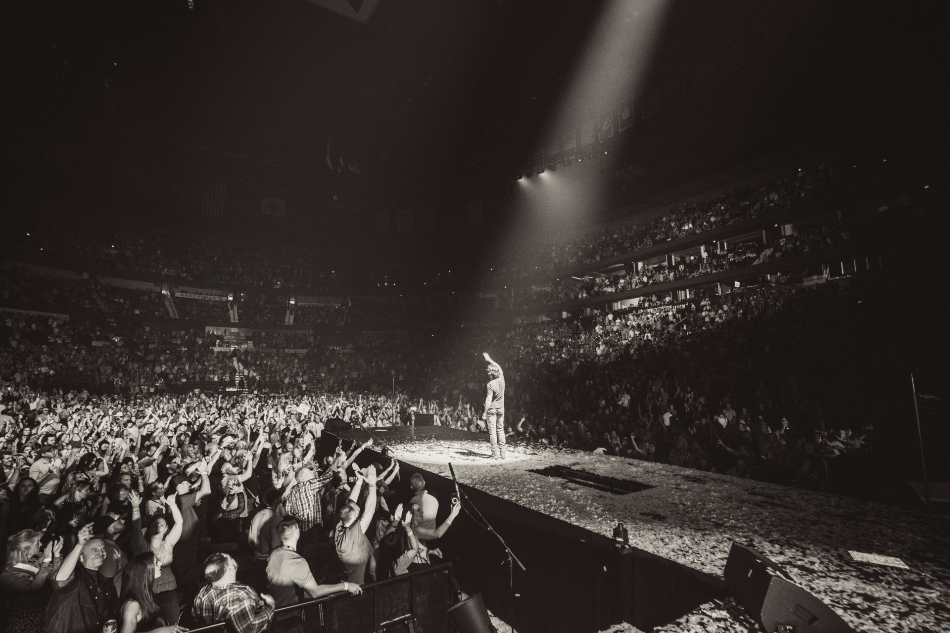 Thomas Rhett Brings Bridgestone Arena Together For A Fun Night Of Music ...