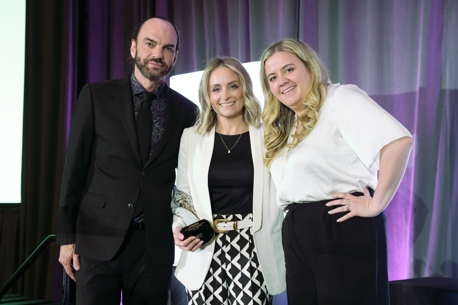 MusicRow Magazine Honors Six At 11th Annual Rising Women On The Row ...